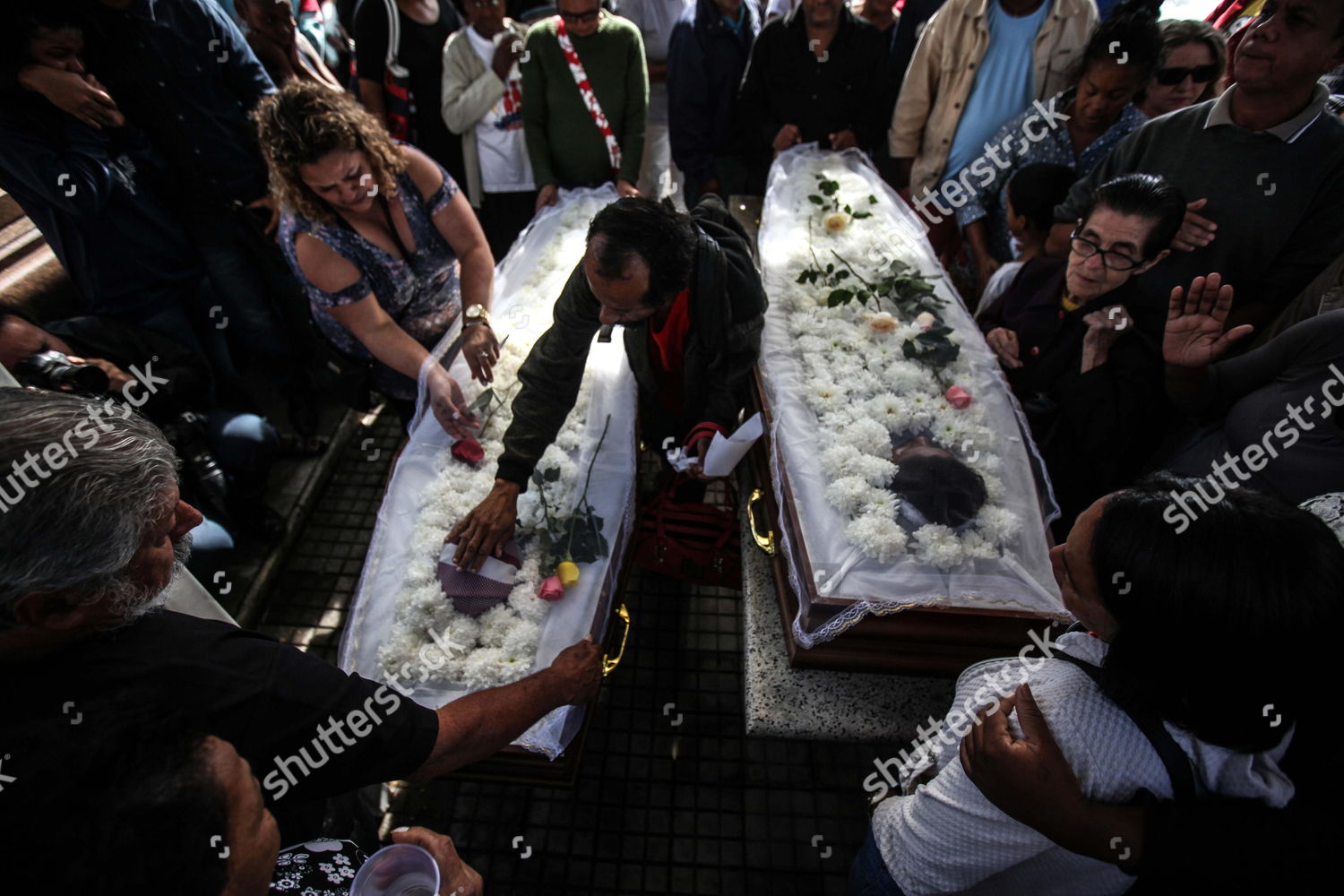 Funerales Favela - 2026 Nichos y Lápidas