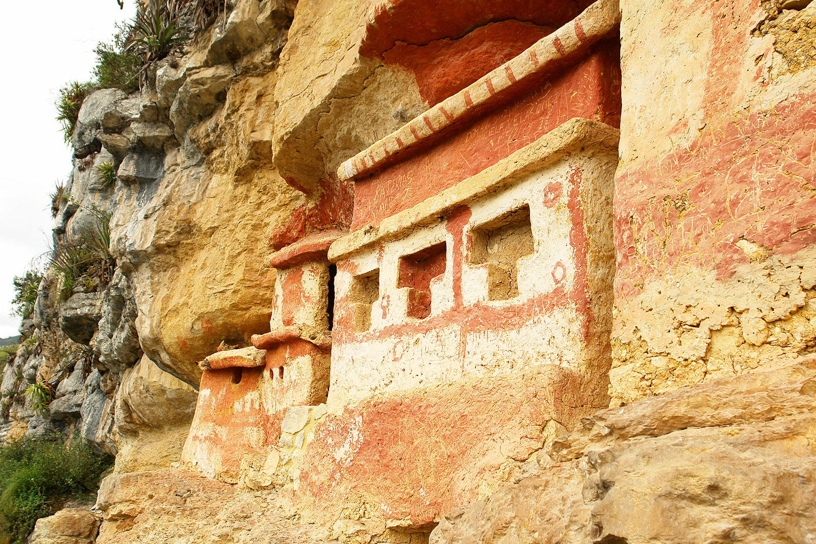 Mausoleos De Tequis - Funeraria En Slp - Velación / Cremación / Nichos ...